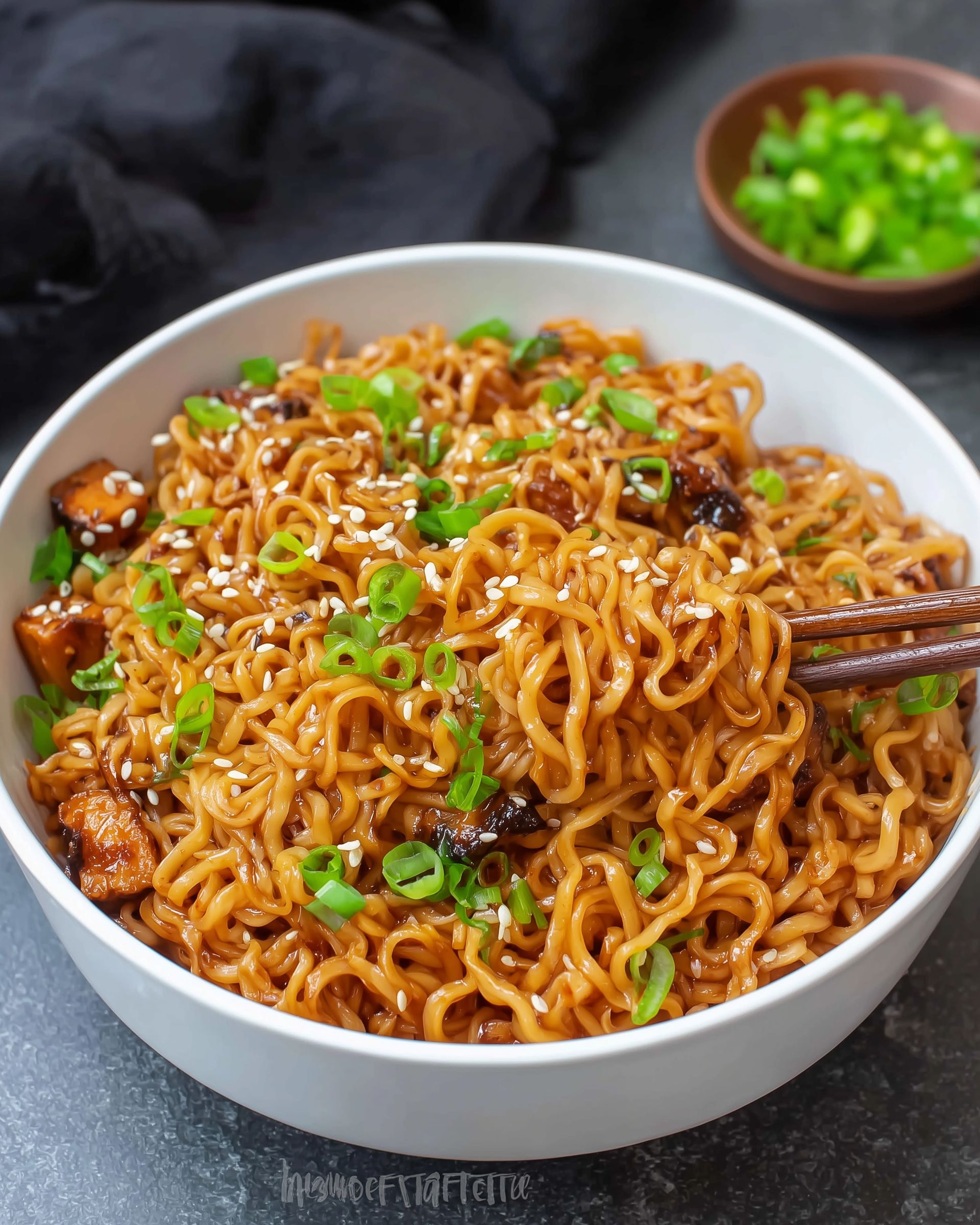 Easy Saucy Ramen Noodles - Newsile
